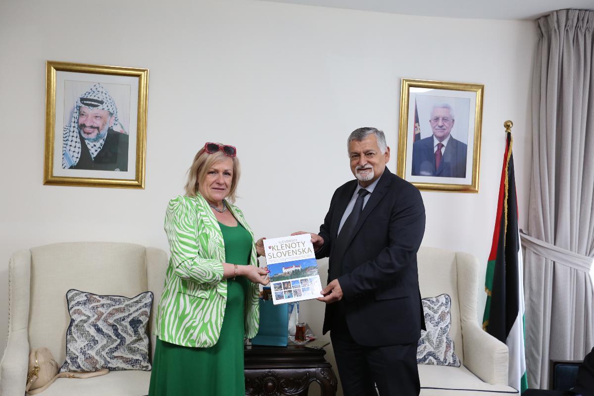 prof samir najdi president of al quds open university received a ...